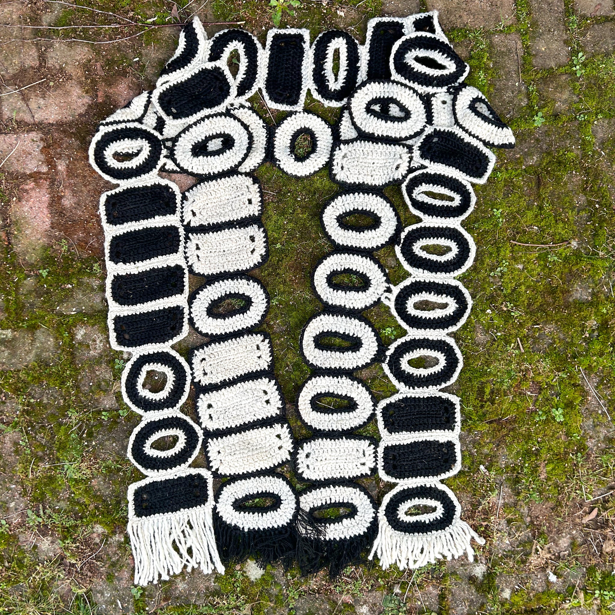 Beth Williams - Yarns, Living Textiles, Knitwear and Fashion